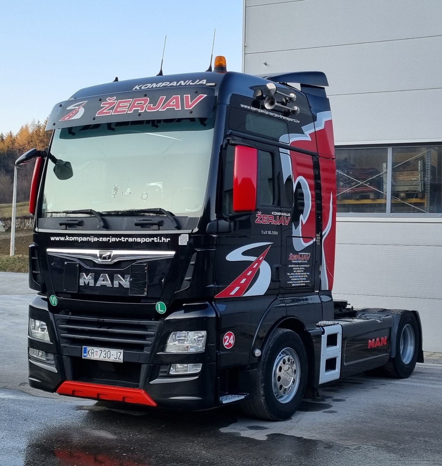 MAN TGX 500 Red Lion, 2017 god.