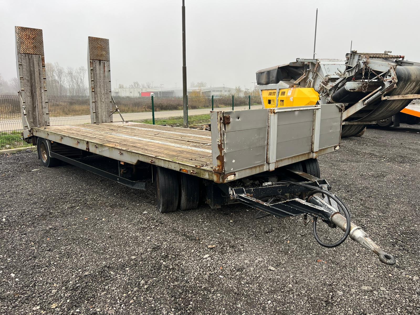 Prikolica / labudica, 2000 god.