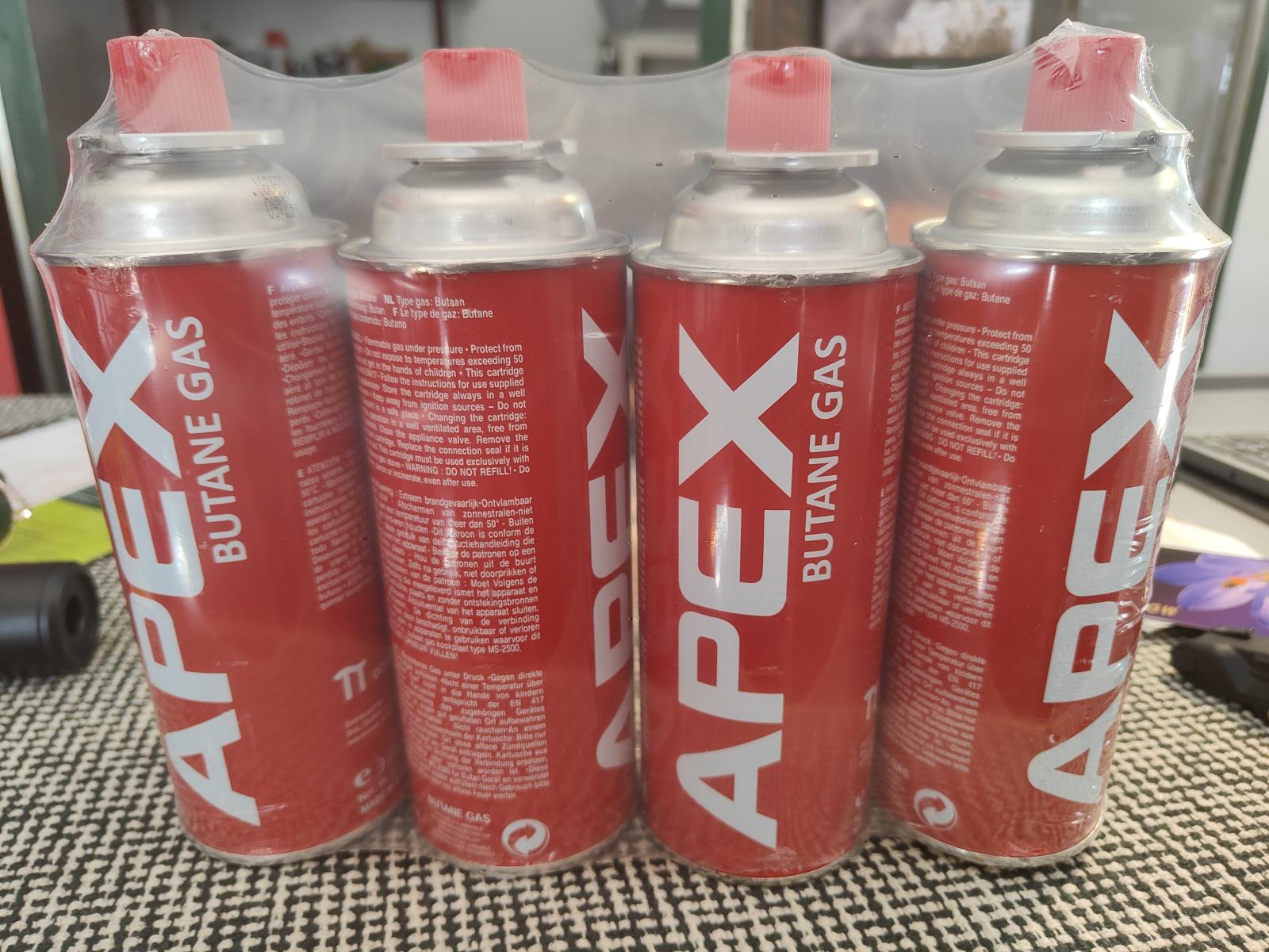 Butan plinske boce od 227g (520ml) na primjer za kamping grijalice