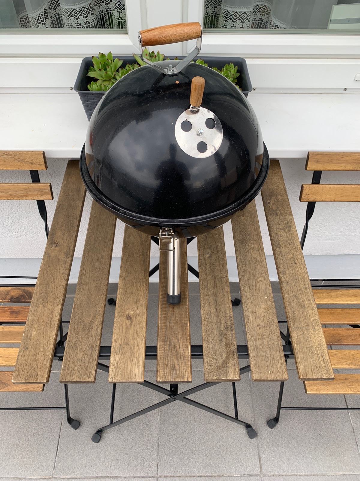 Mini roštilj, novo i nekorišteno