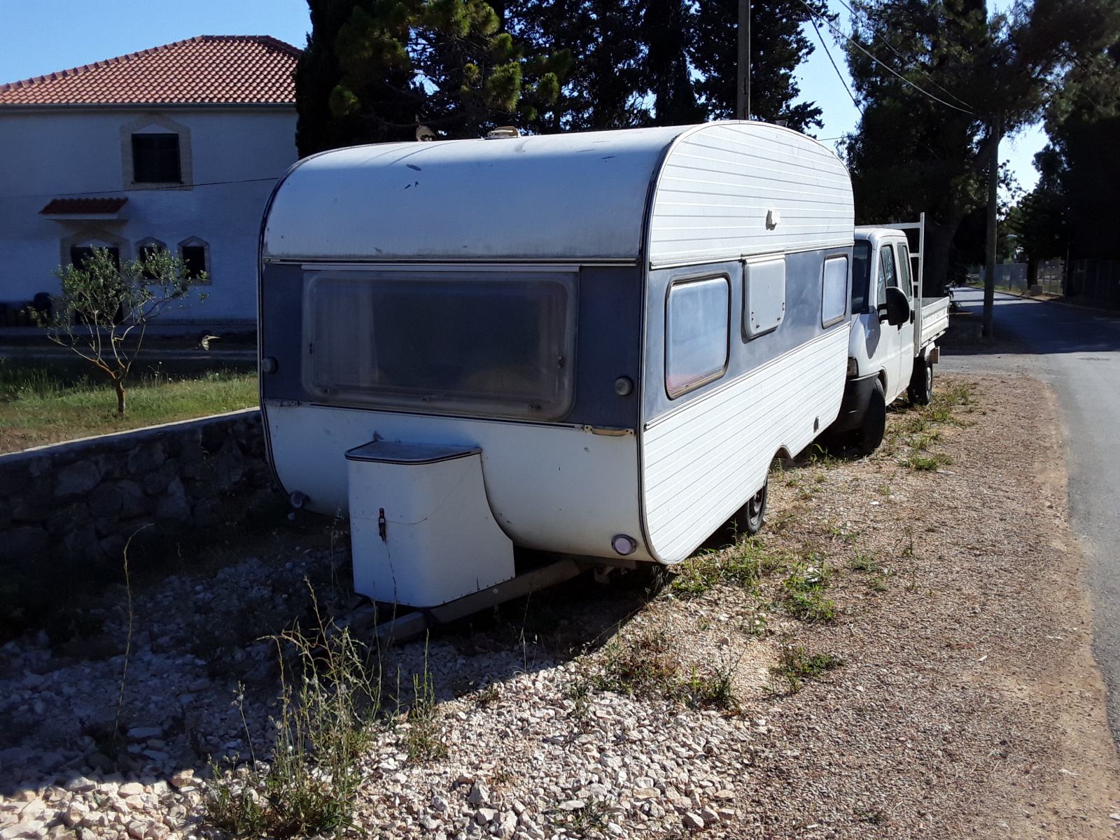 kamp prikolica adria 450, cijena do registracije 1500eura