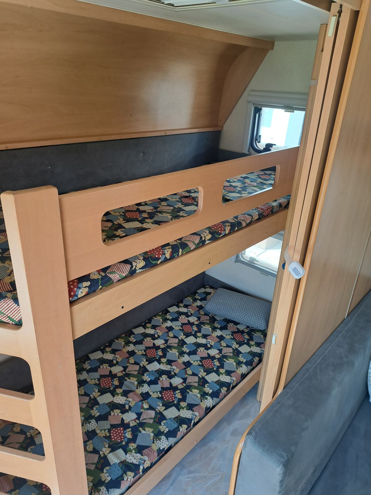 Kamp prikolica HOBBY DeLuxe 560KMFE