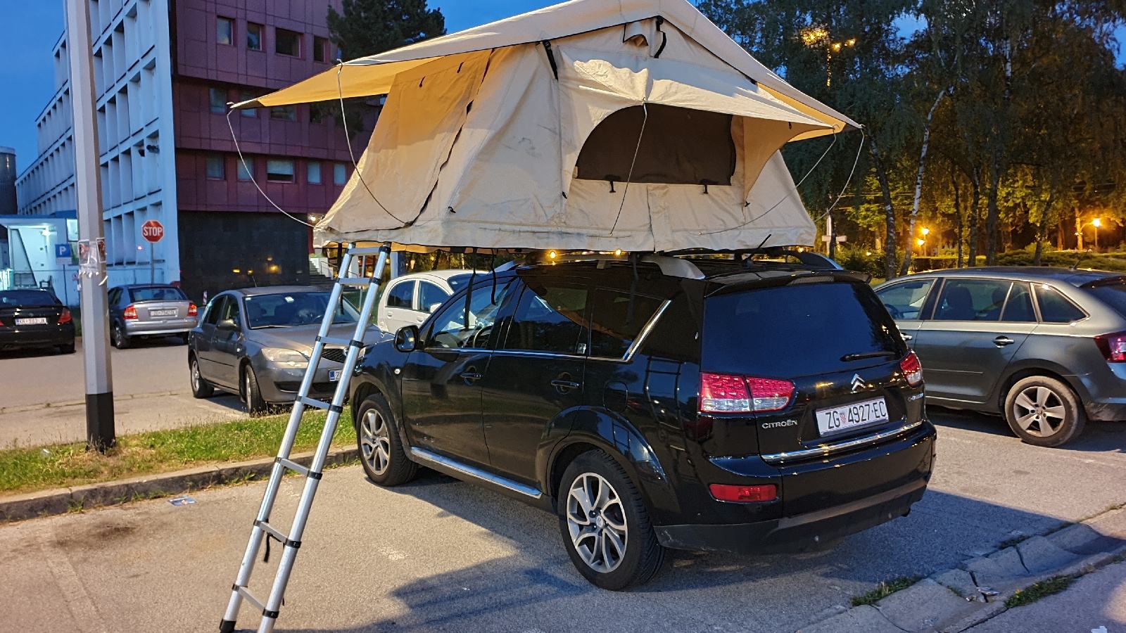 Krovni šator (auto)