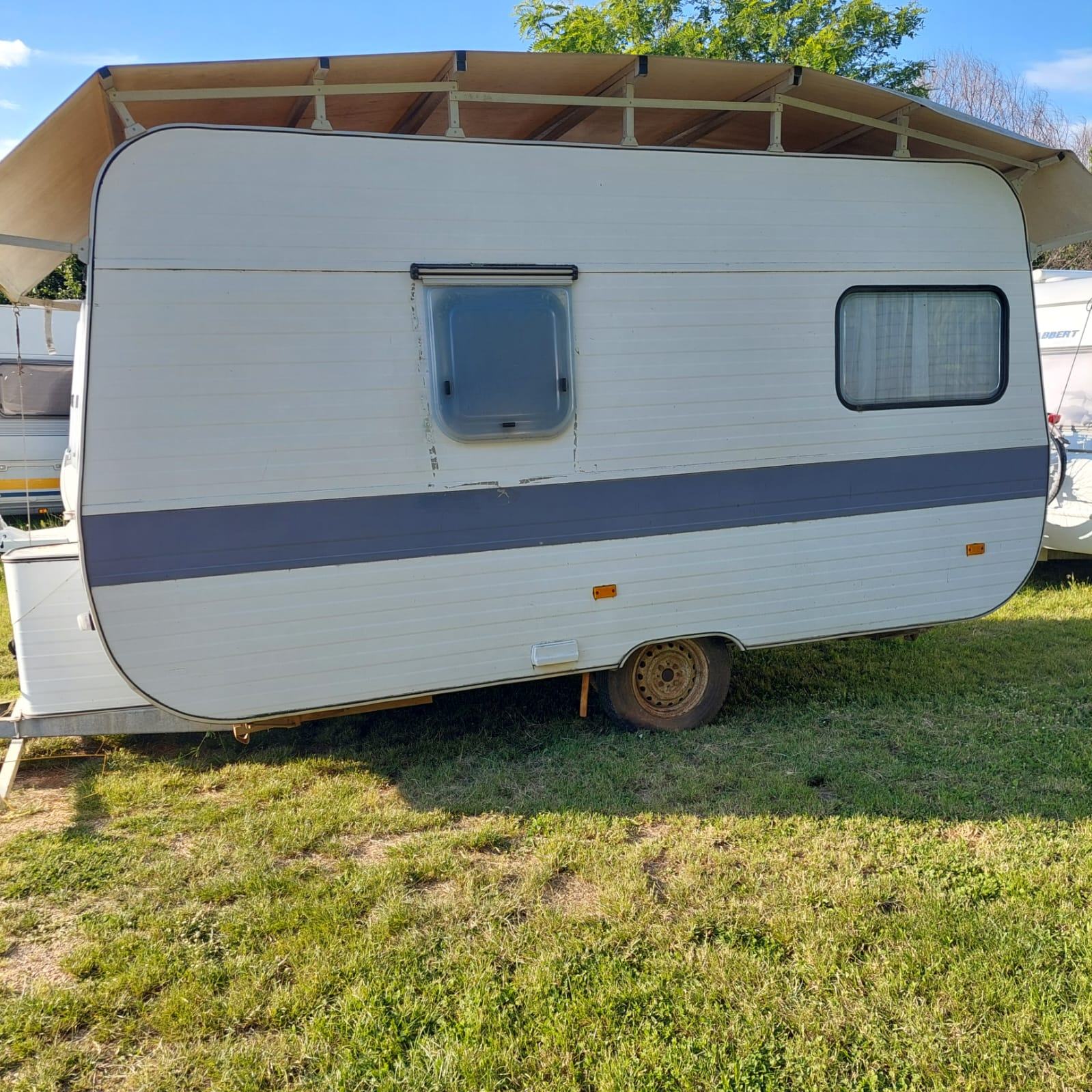 Prodajem kamp prikolicu Adria