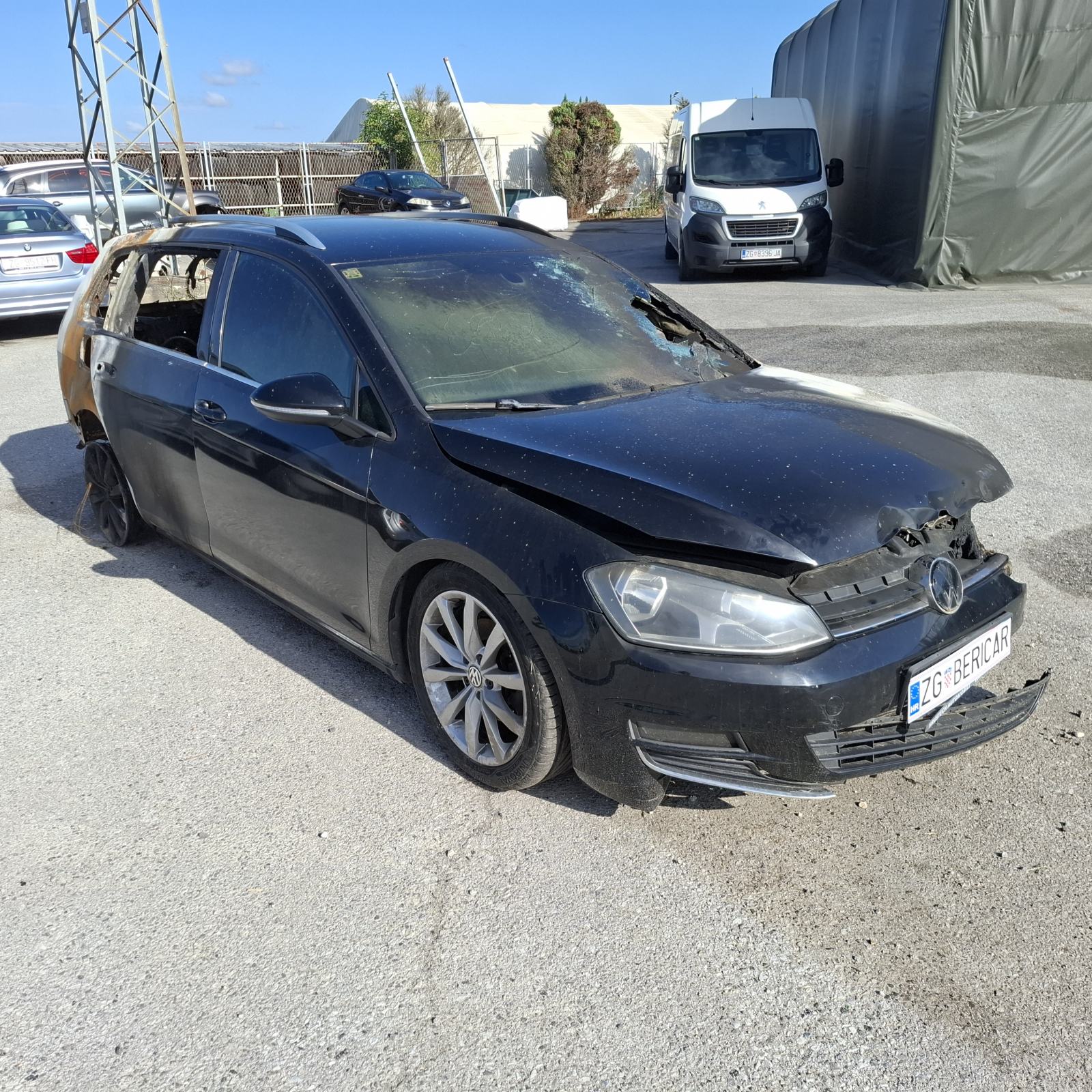 VW Golf 7 Variant 1,6 TDI DSG 2015g IZGORIO prodajem...., 2015 god.