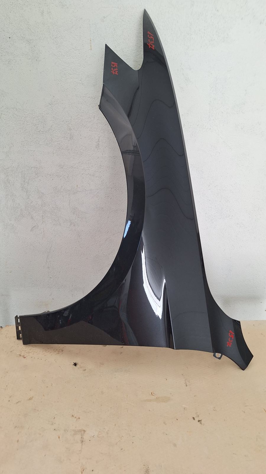 1537-PASSAT B8 PREDNJI LIJEVI BLATOBRAN