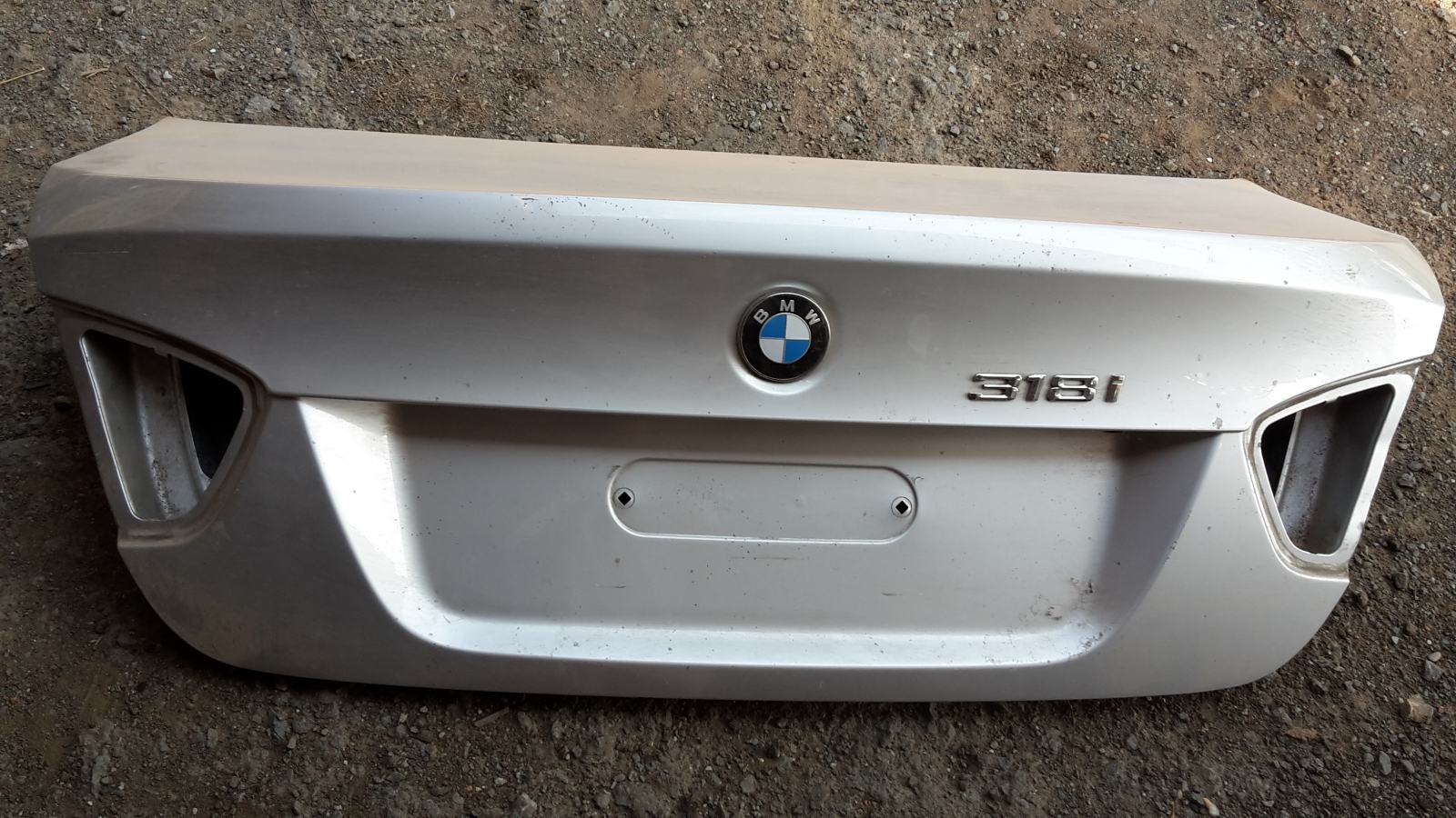 BMW E90 - ZADNJA HAUBA