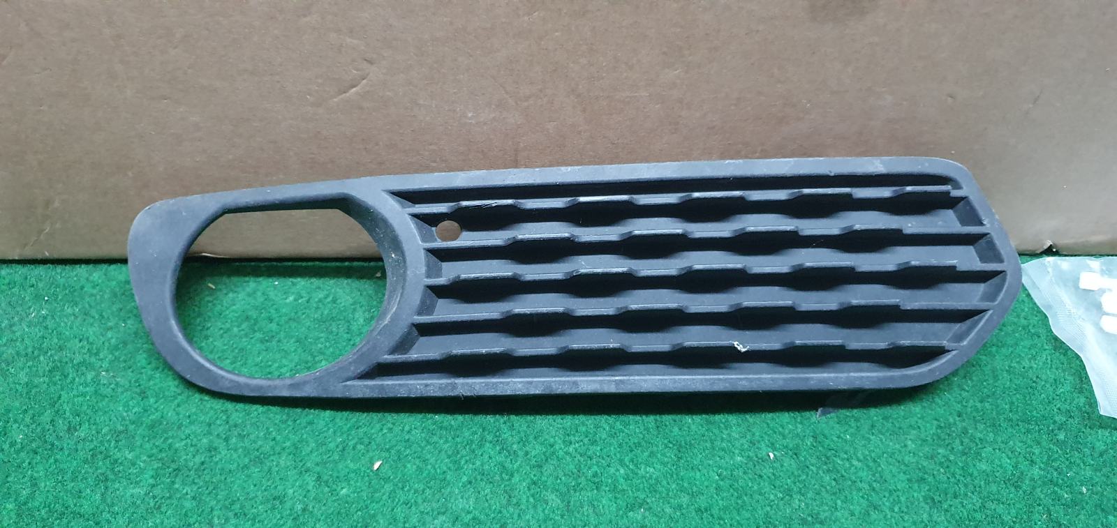 ***BMW F20/F21 MREŽICA BRANIKA DESNA***