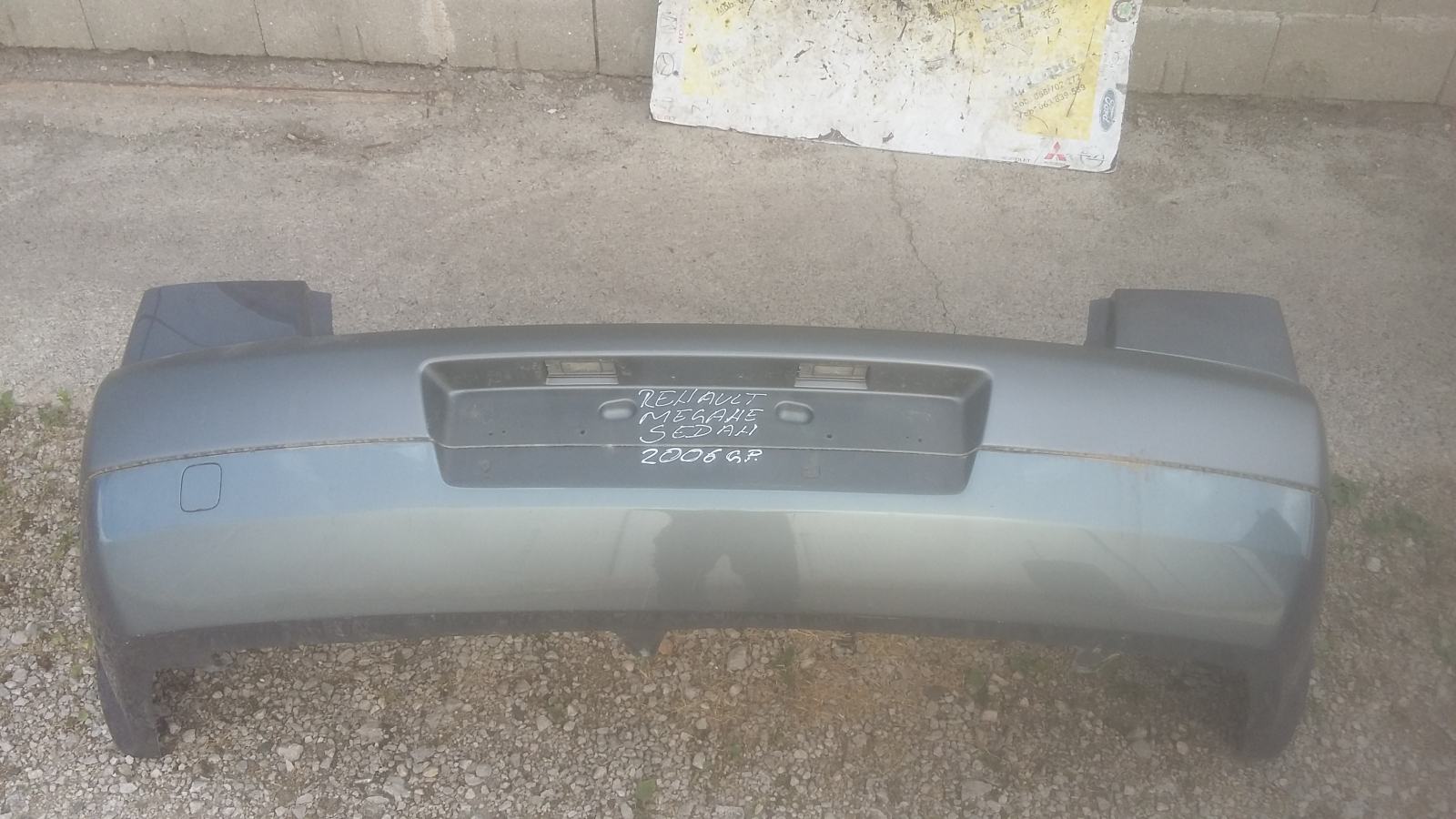 BRANIK RENAULT MEGANE SEDAN / KARAMBOLKA RENAULT MEGAN SEDAN