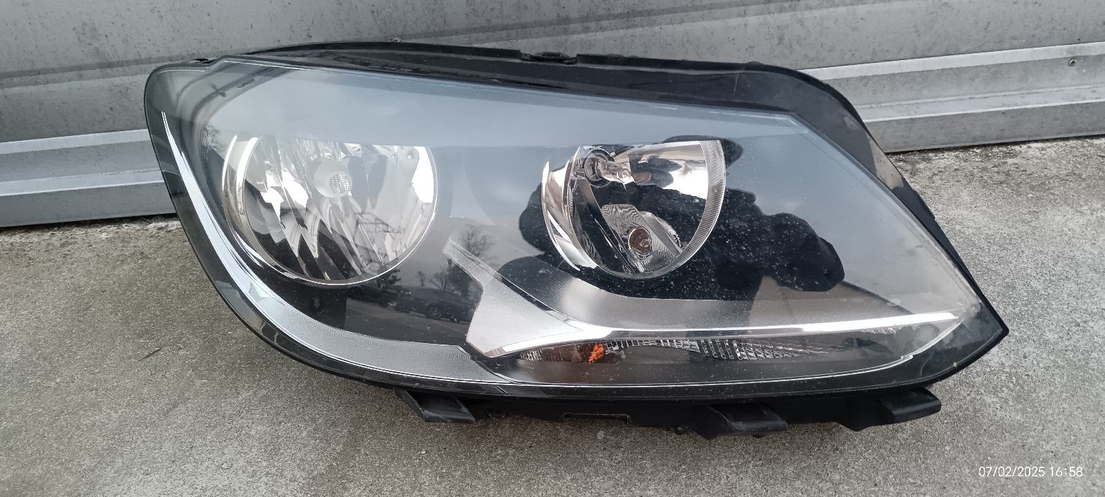 desni far Touran Caddy polomljeni nosači