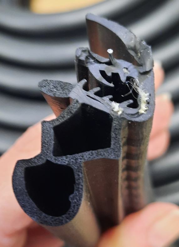 Gumeni diht profil vrata + metal 117