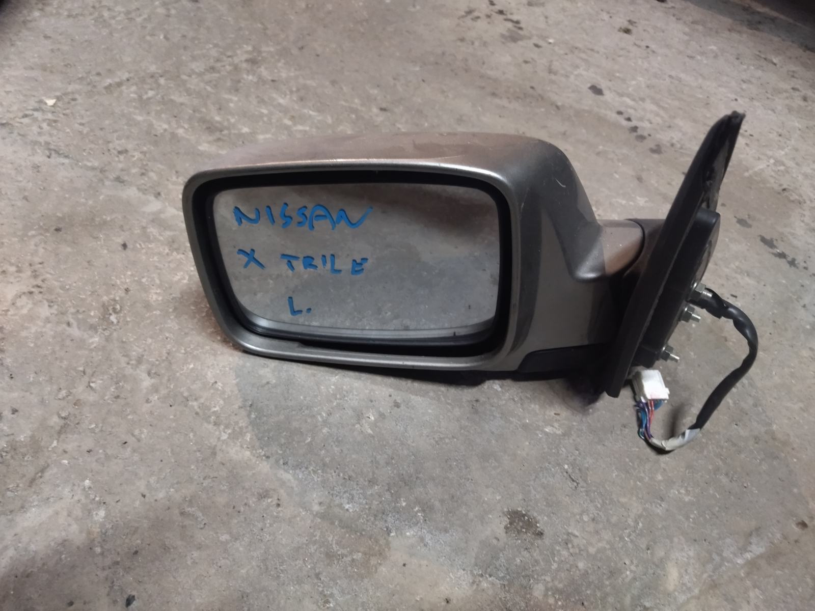 Nissan x treil retrovizor