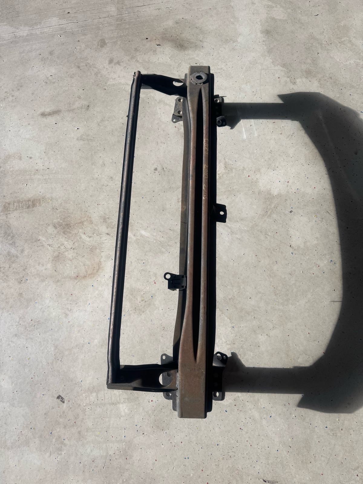 Nosač branika prednji cady