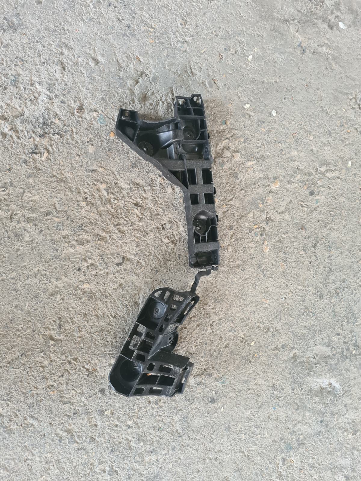 Opel Astra k nosač branika zadnji ljevi