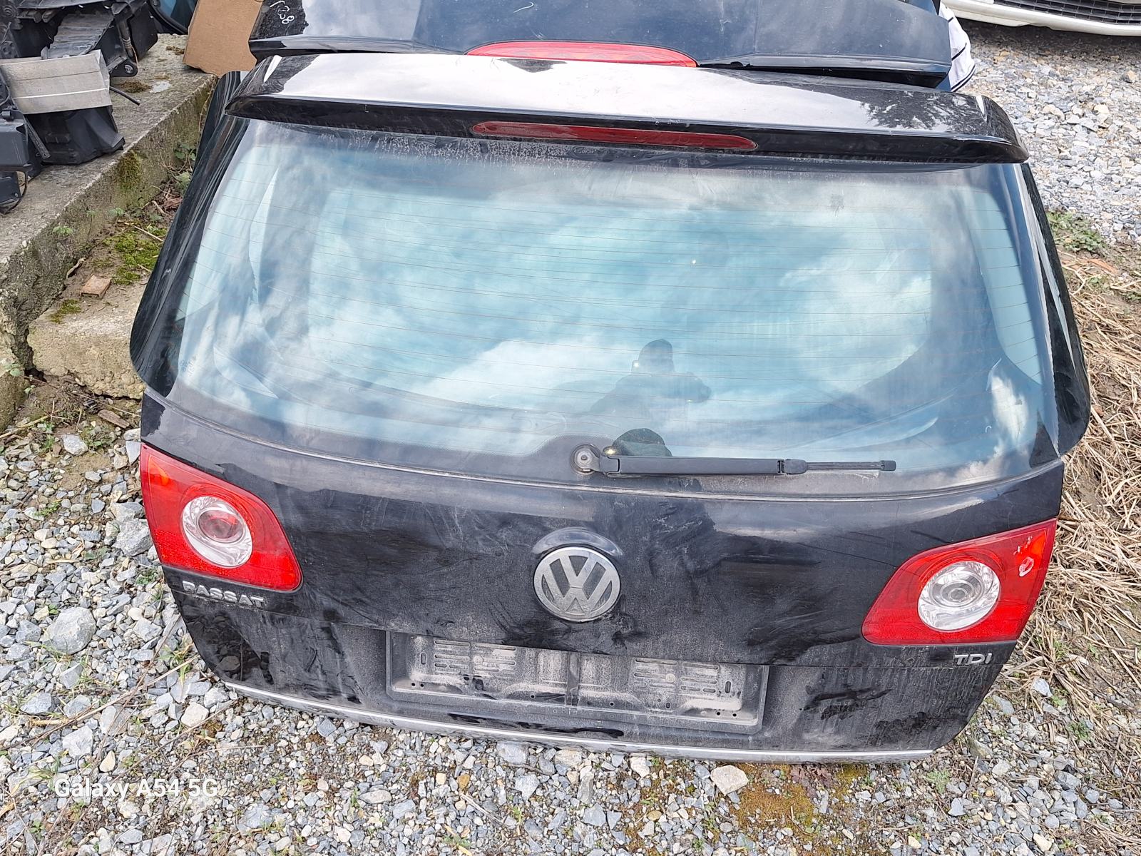 Passat b6 karavan zadnja hauba