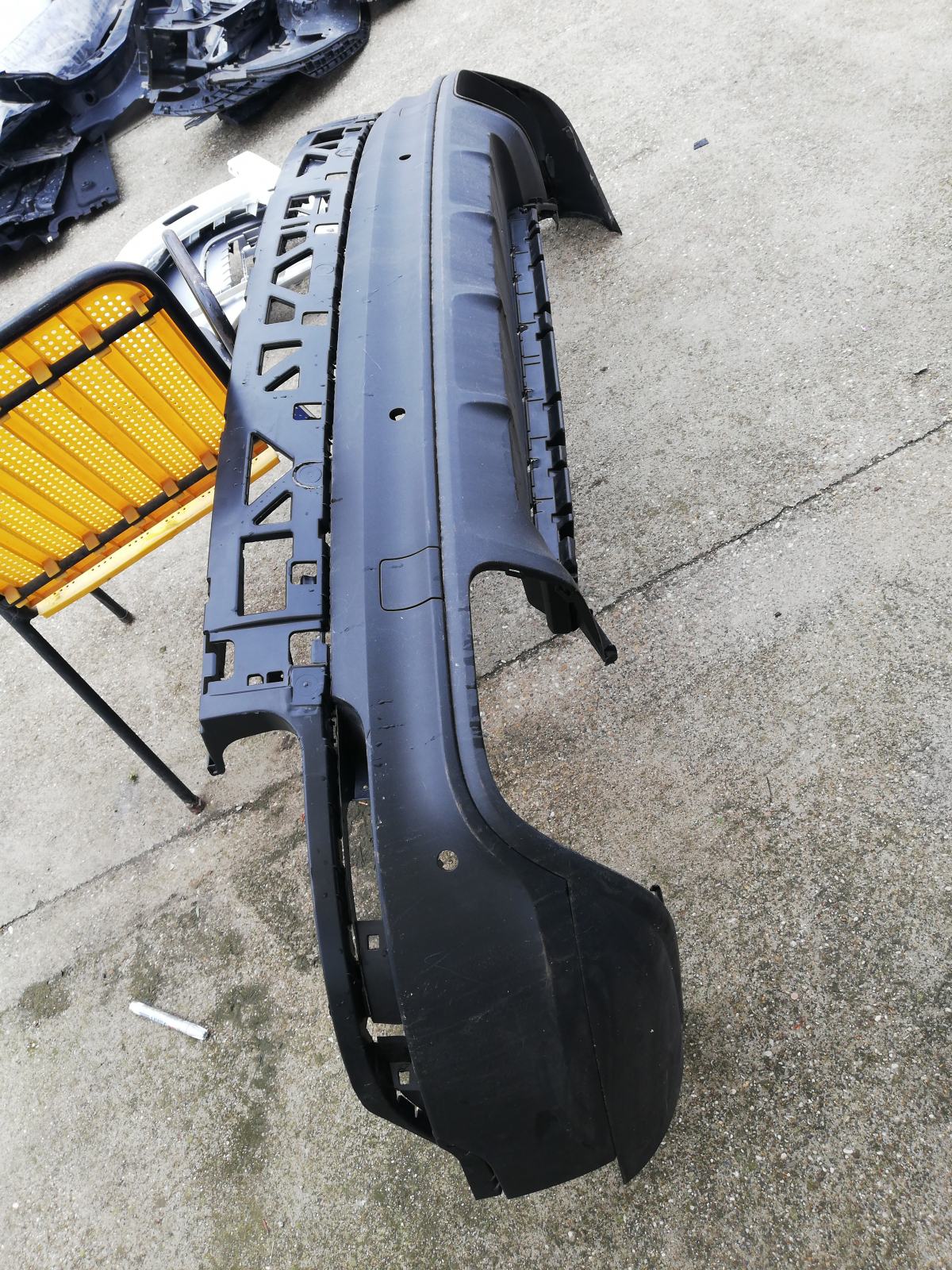 Porsche Cayenne 9y0807834b 2018-2019 zadnji difuzor branika prodajem