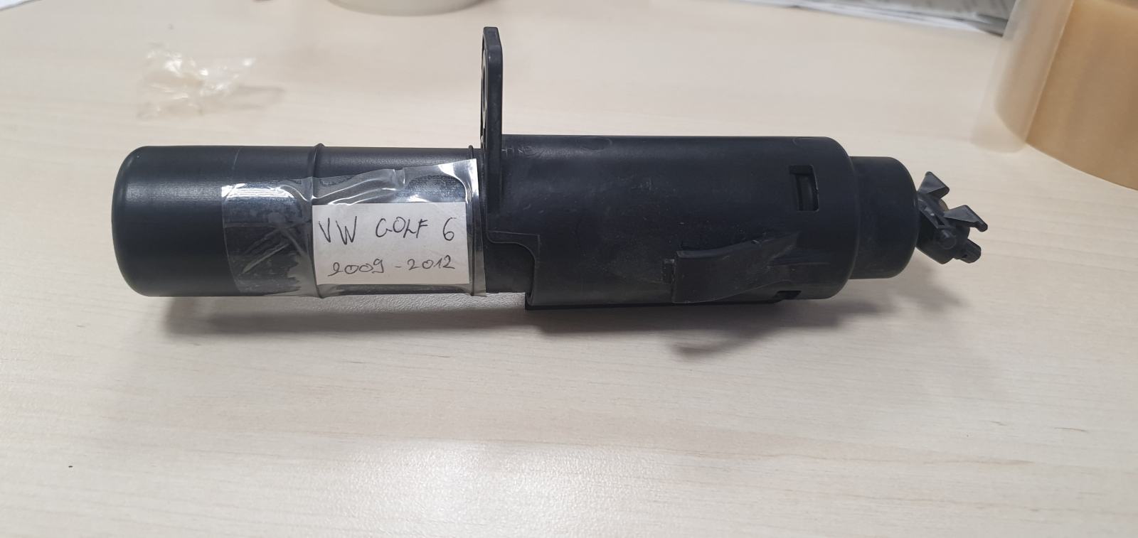 Pumpa perača farova VW Golf VI 2009-2012 5K0955978A