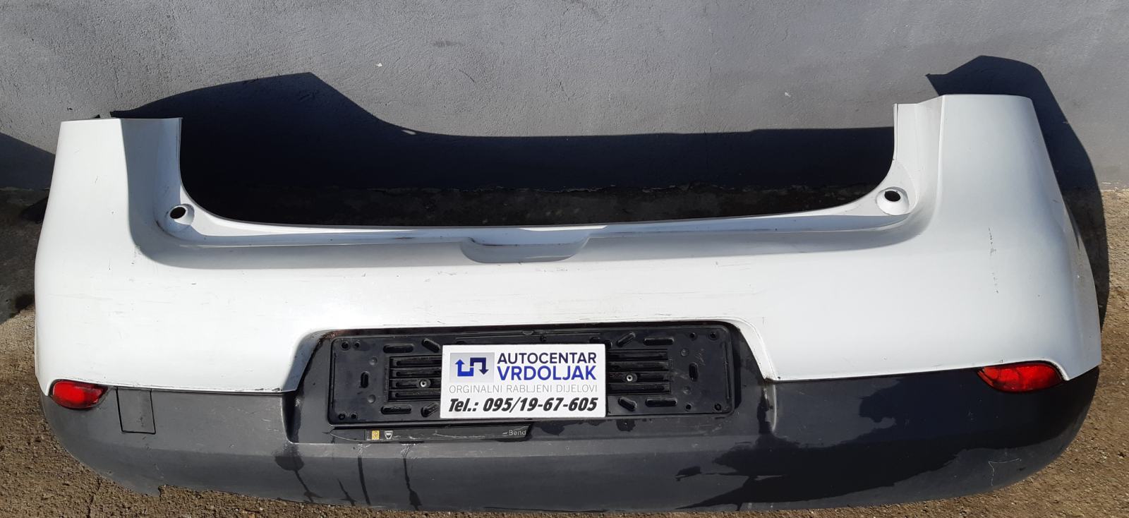 Renault Megan 5 vrata limuzina. Zadnji branik