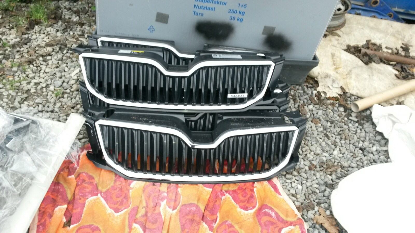 skoda octavia 3 maska novo