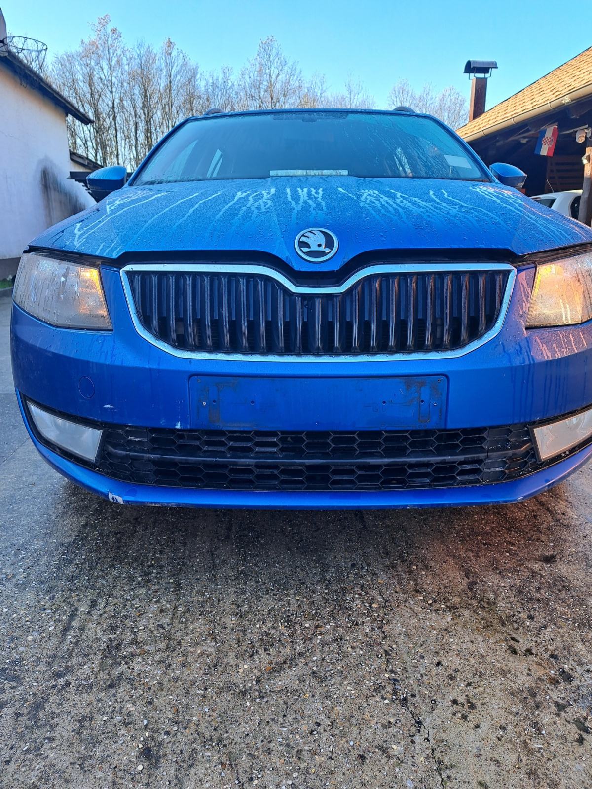 Škoda Octavia 3 karavan 2015 godina prednji branik