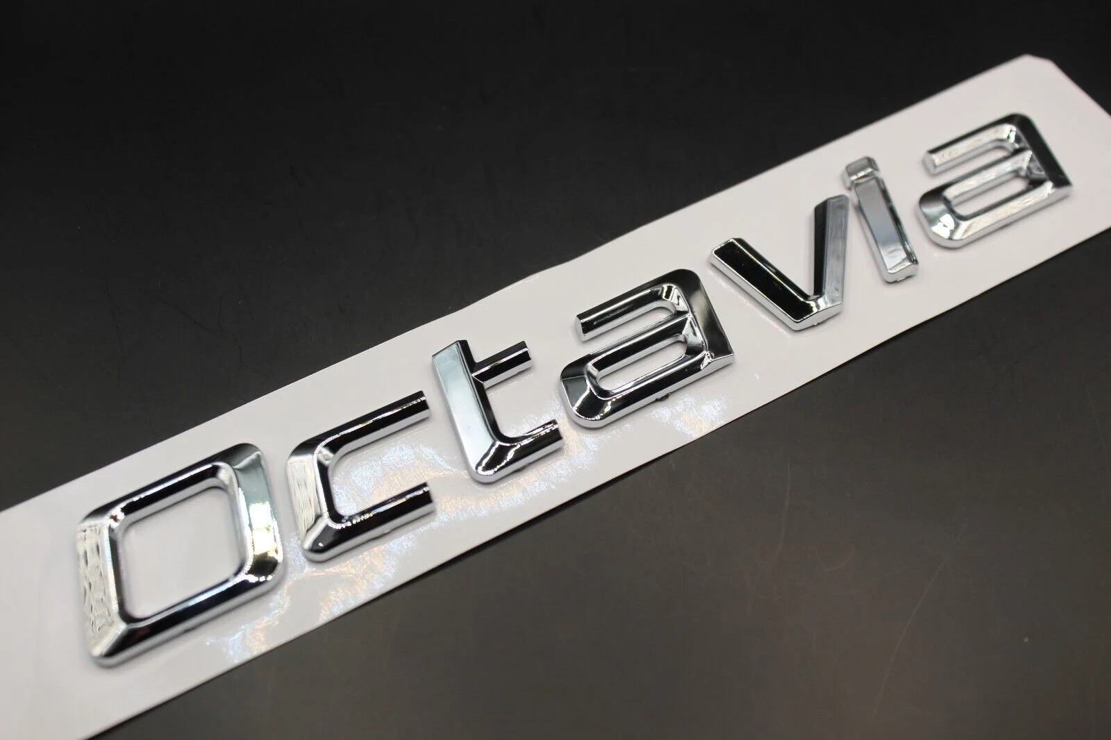Škoda OCTAVIA Slova Znak Oznaka Logo Amblem Zadnji gepek NOVO!!