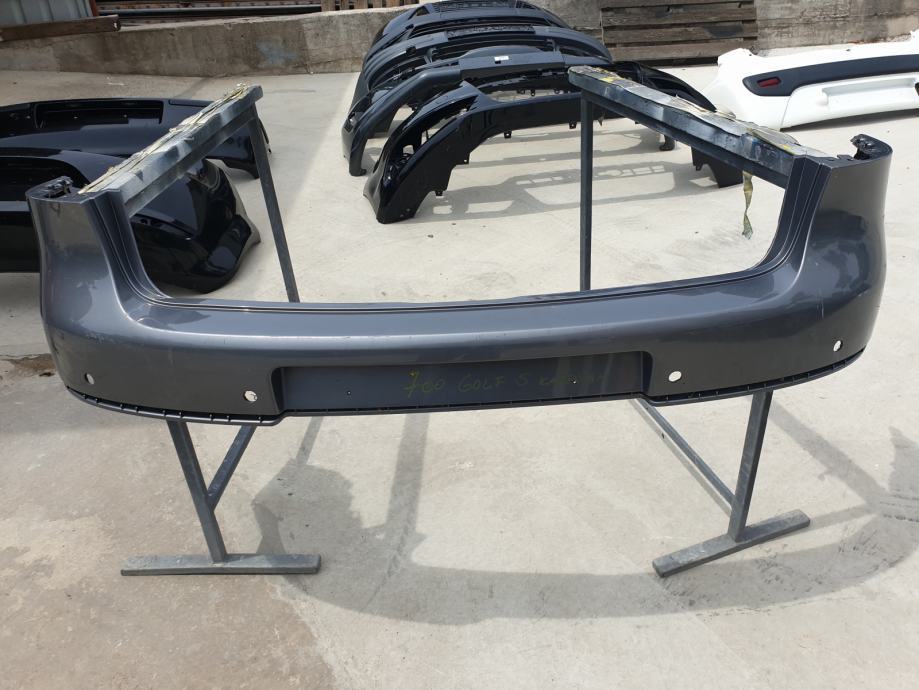 VW Golf 5 karavan zadnji branik