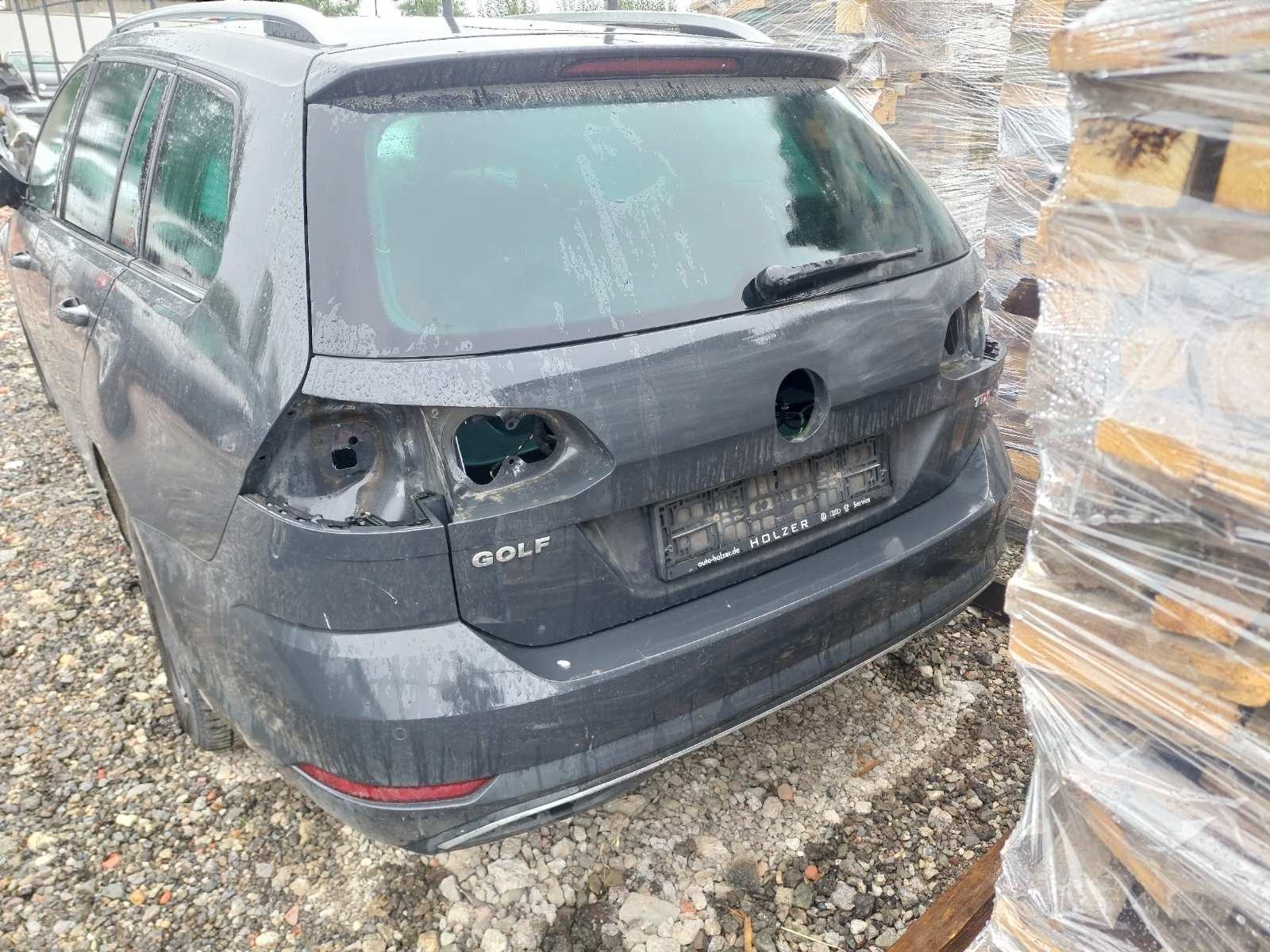 VW Golf 7 karavan facelift - zadnja hauba