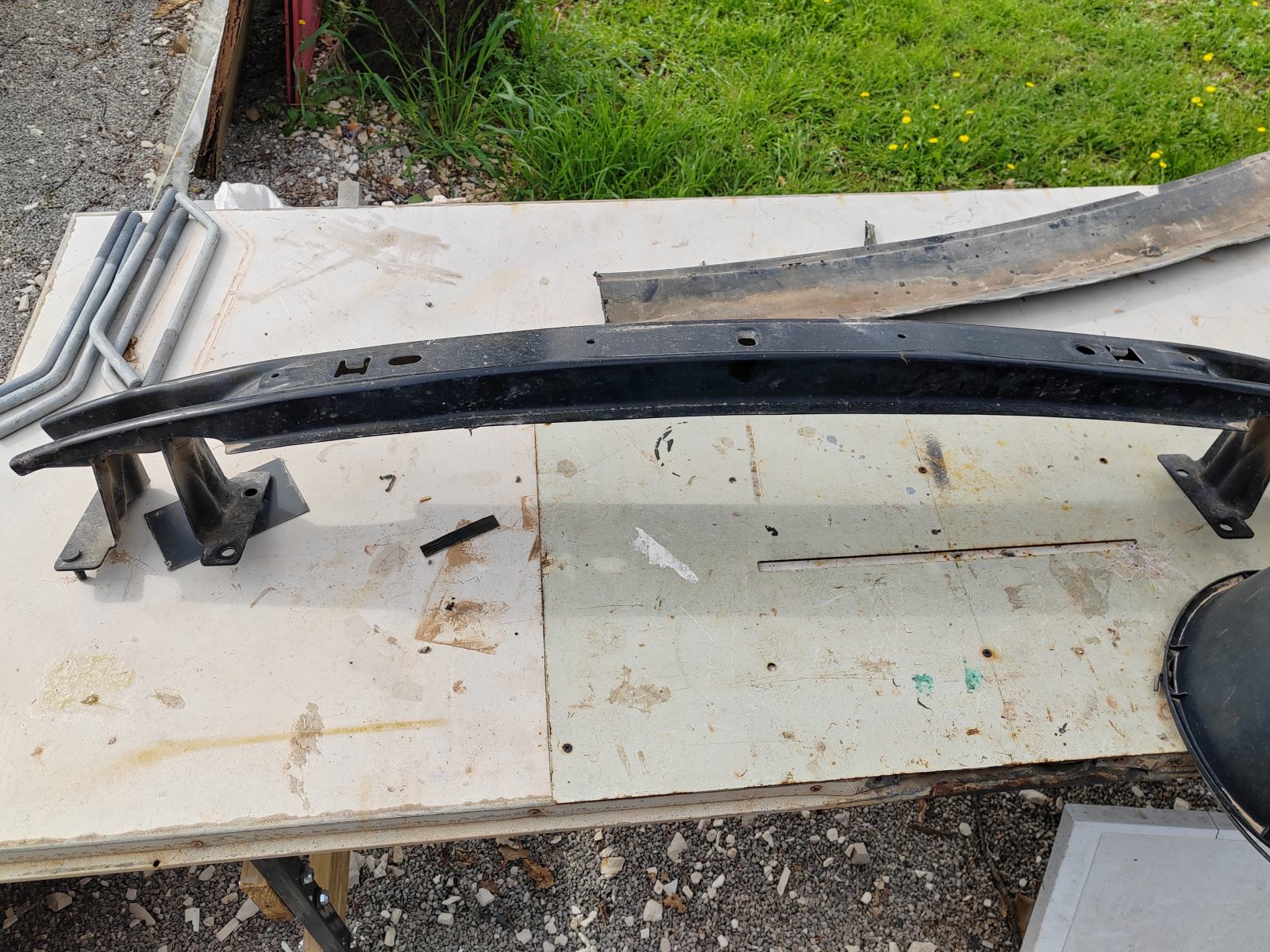 Zadnji nosač branika- greda