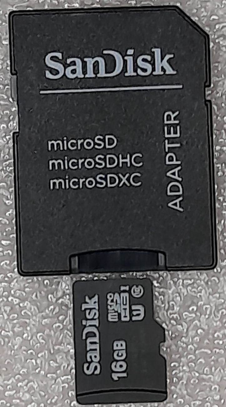 SanDisk microSDHC 16GB + SD adapter – Class 10