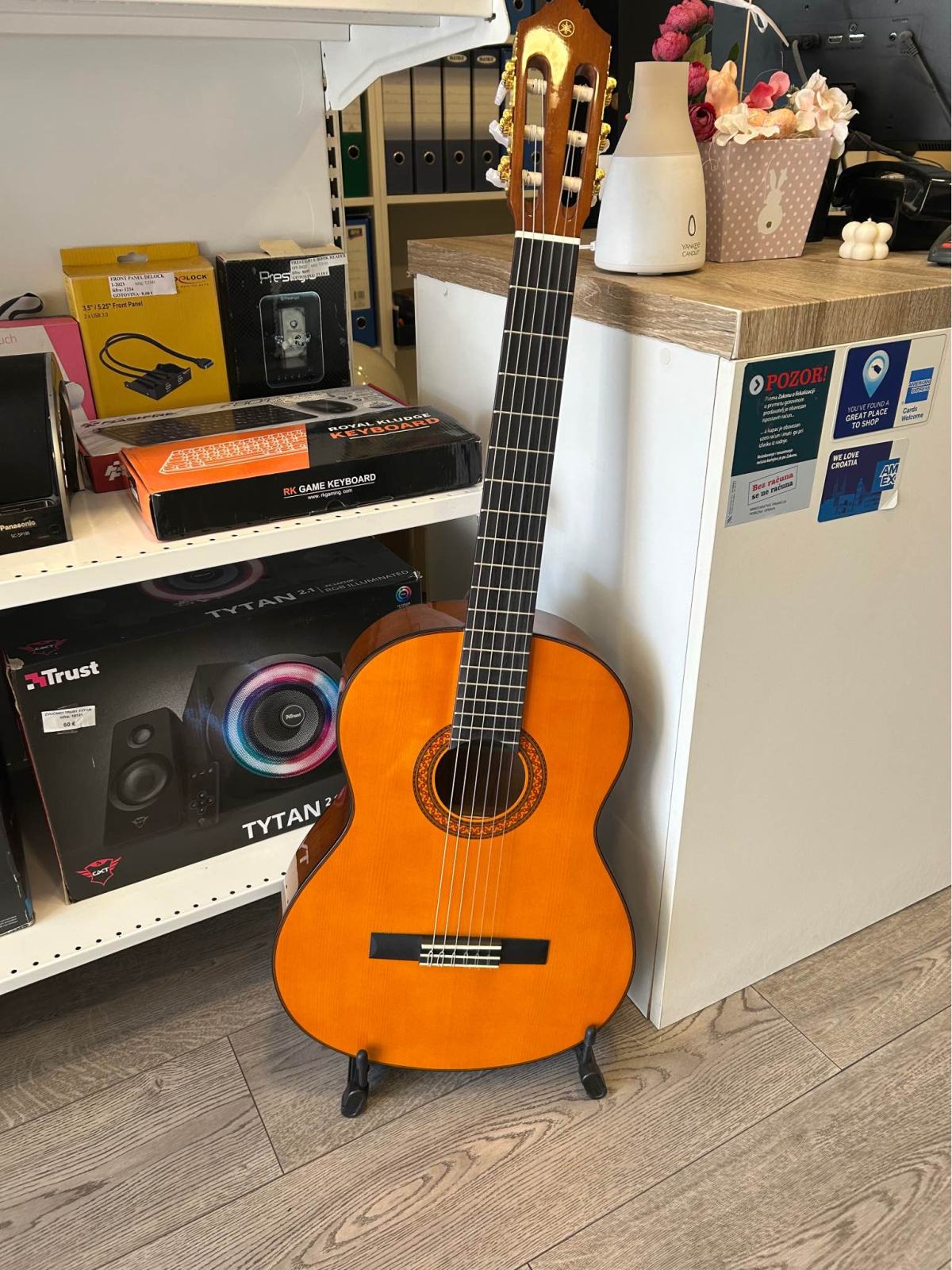 KLASIČNA GITARA YAMAHA C-70