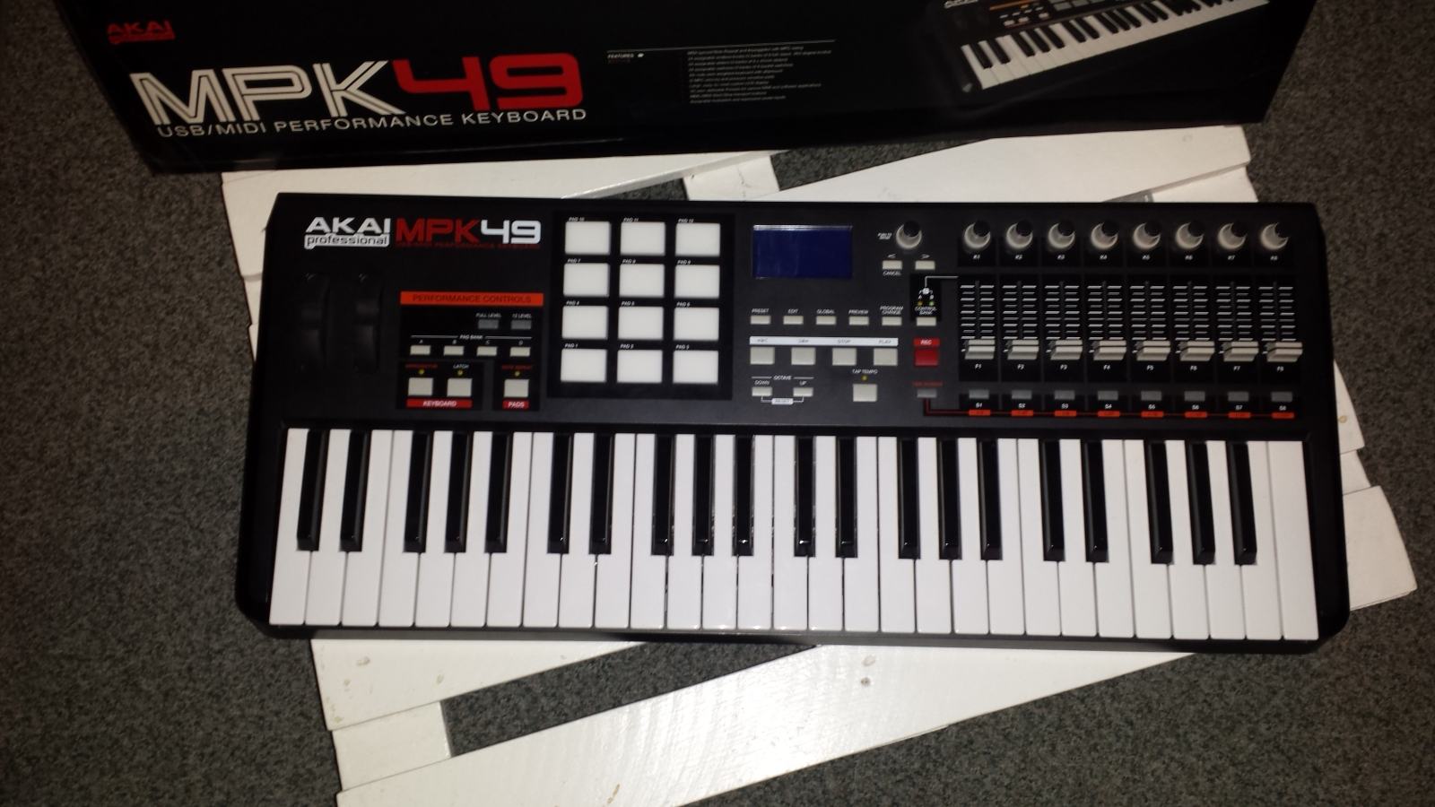 AKAI MPK 49 MIDI kontroler
