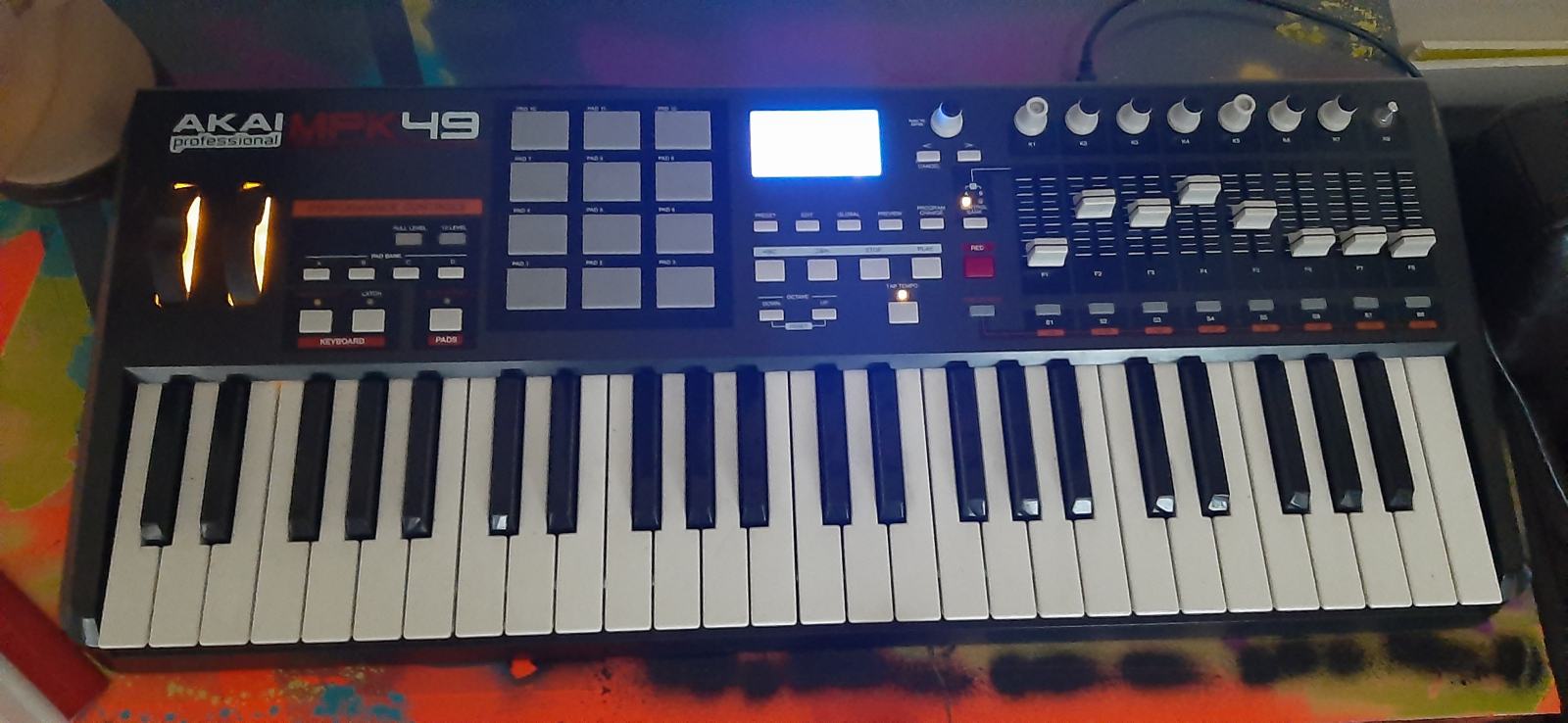 AKAI MPK49 midi kontroler