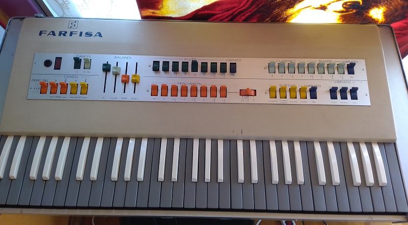 Električne orgulje Farfisa
