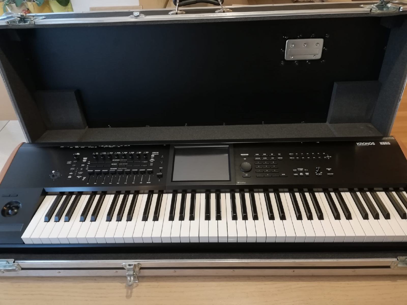 Korg Kronos 2