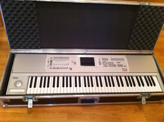 KORG M3 73 expanded + flight case