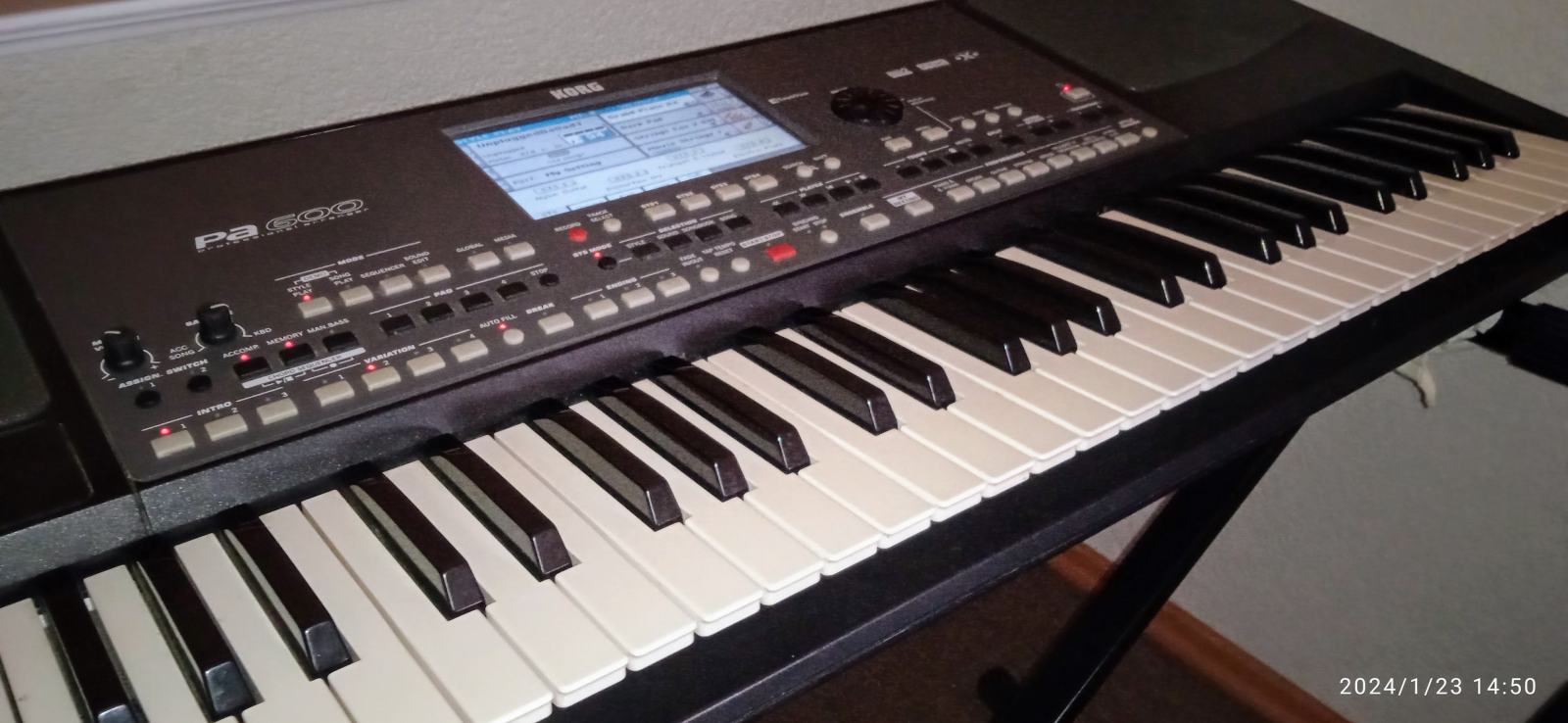 Korg Pa600