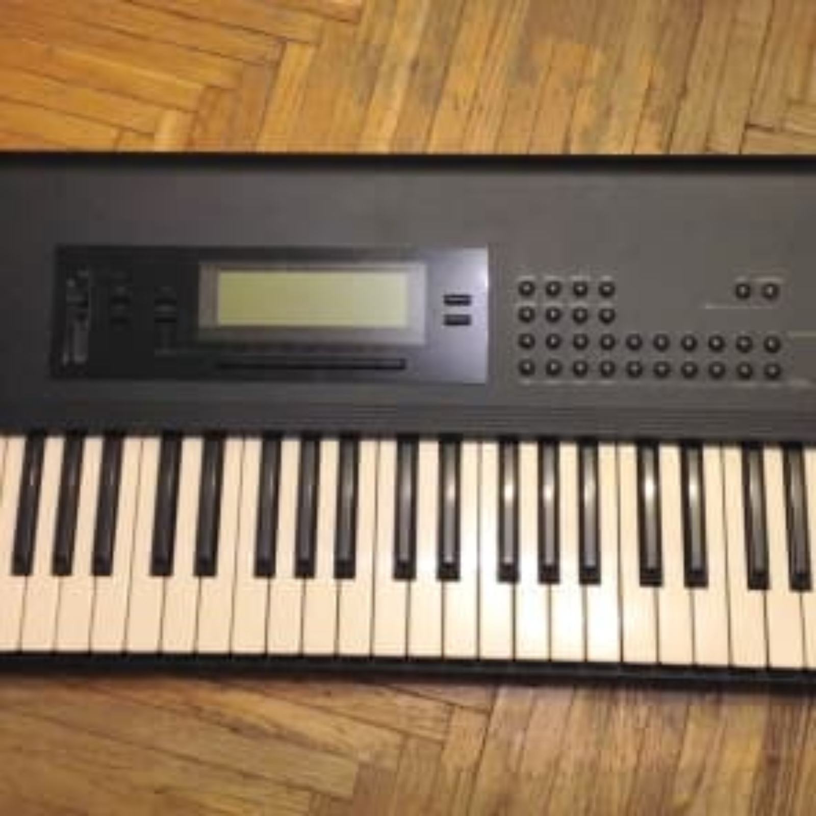 Korg T3 Workstation Synth