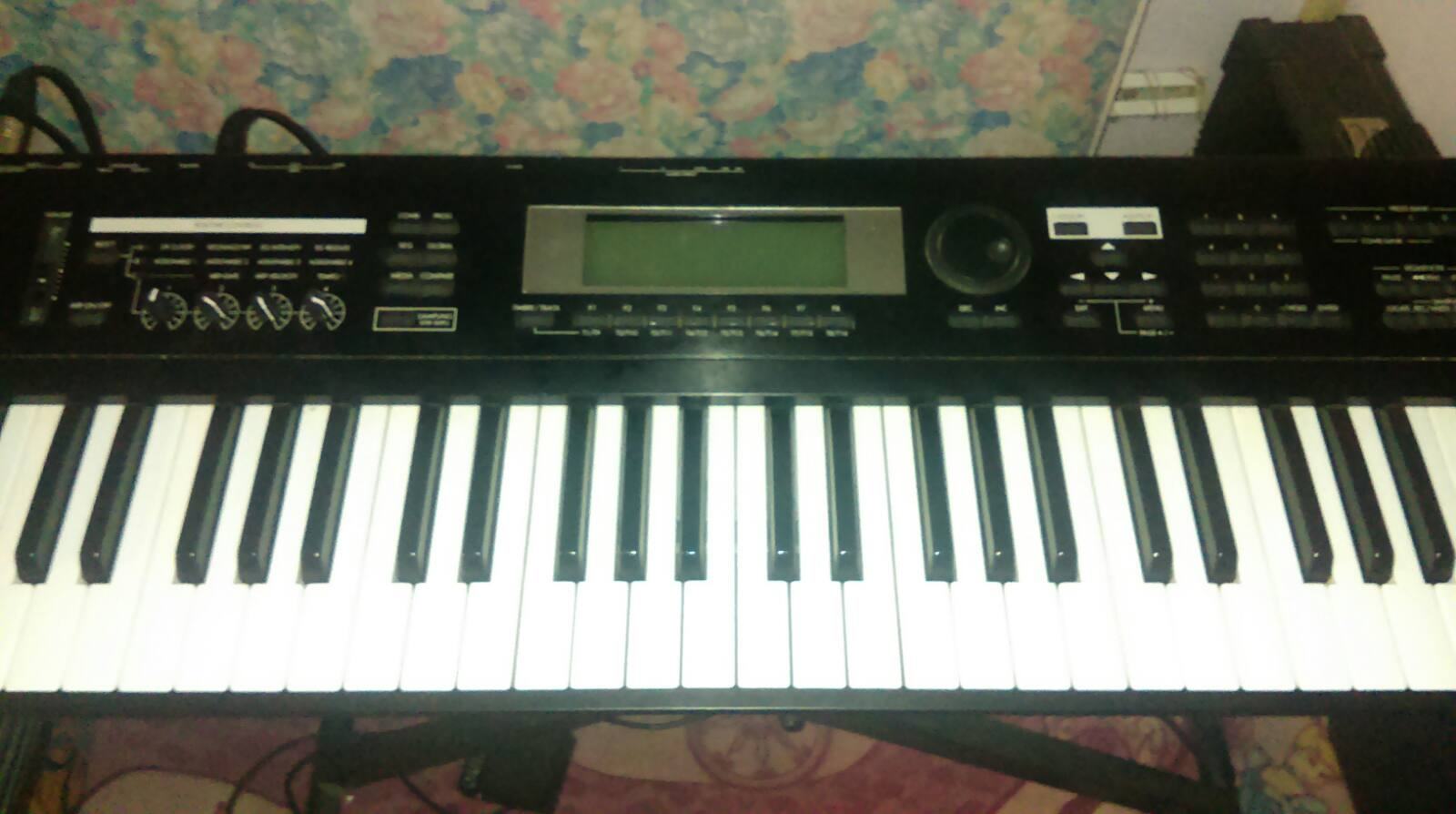 korg tr 76 POVOLJNO