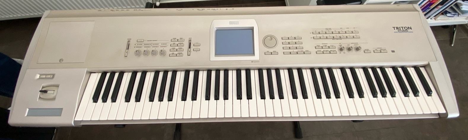 Korg Triton Studio 76