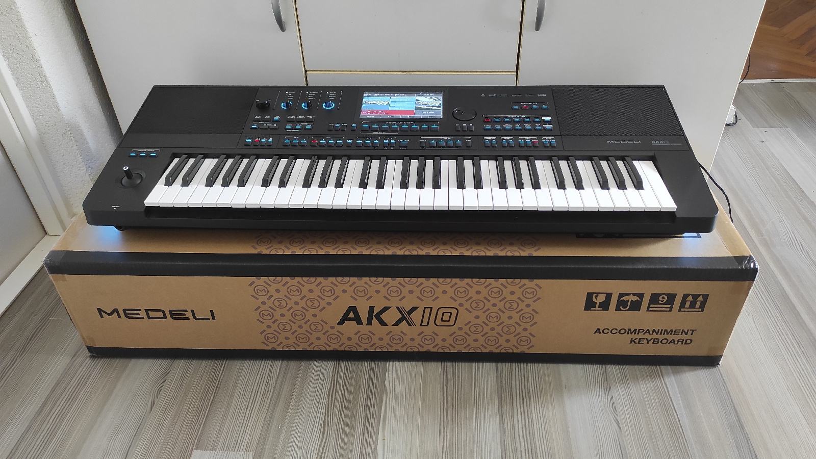 MEDELI AKX10 + Miša set