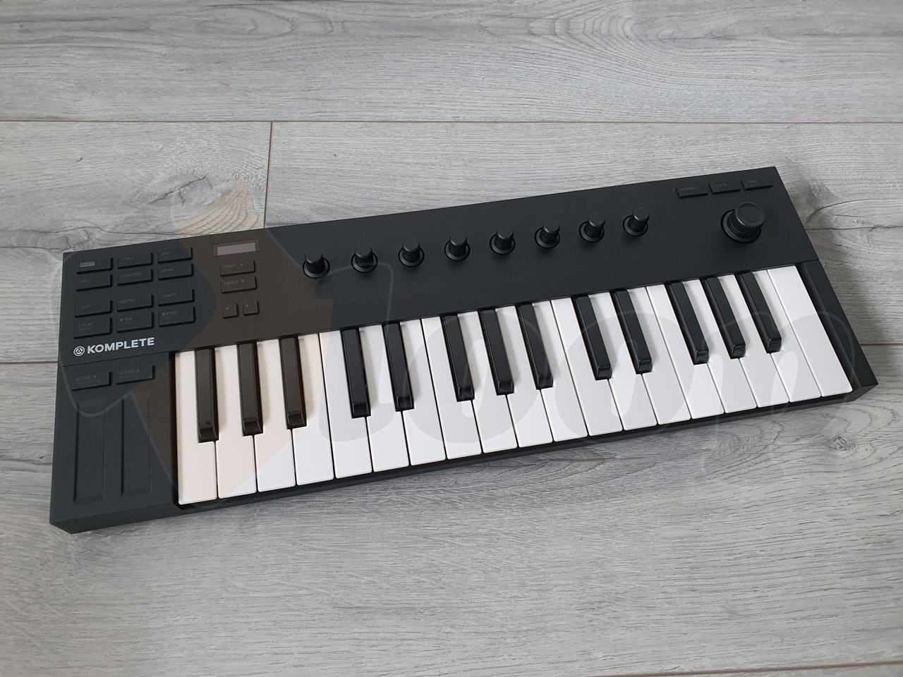 Native Instruments Komplete Kontrol M32 MIDI kontroler