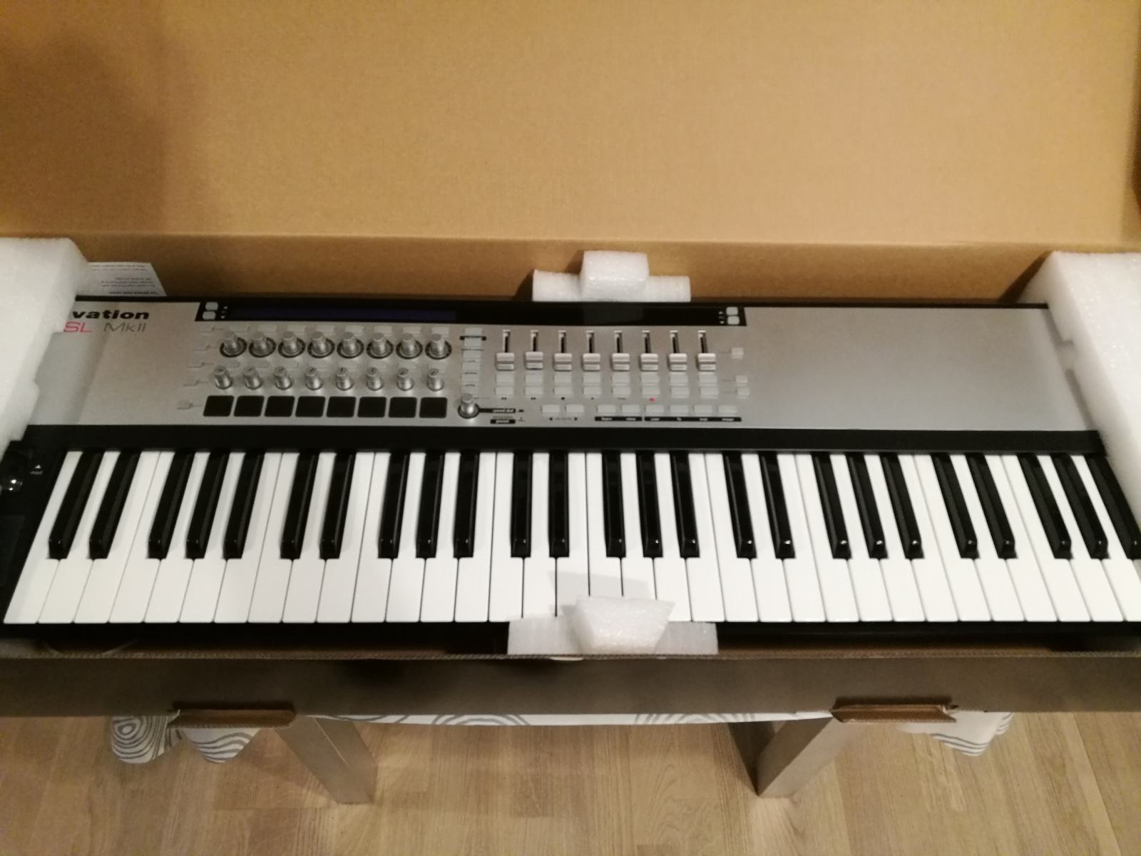 Novation SL MKII 61 midi kontroler