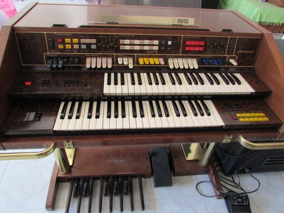 Orgulje Farfisa Louvre