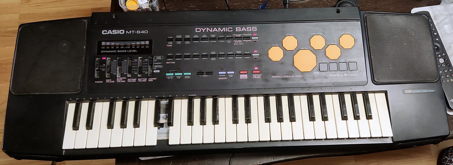 Retro klavijatura synth synthesizer CASIO MT-640 MT640