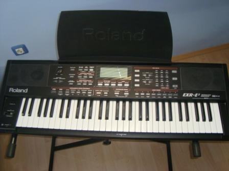 ROLAND EXR-E2 (Interactive arranger) -PRODAJEM