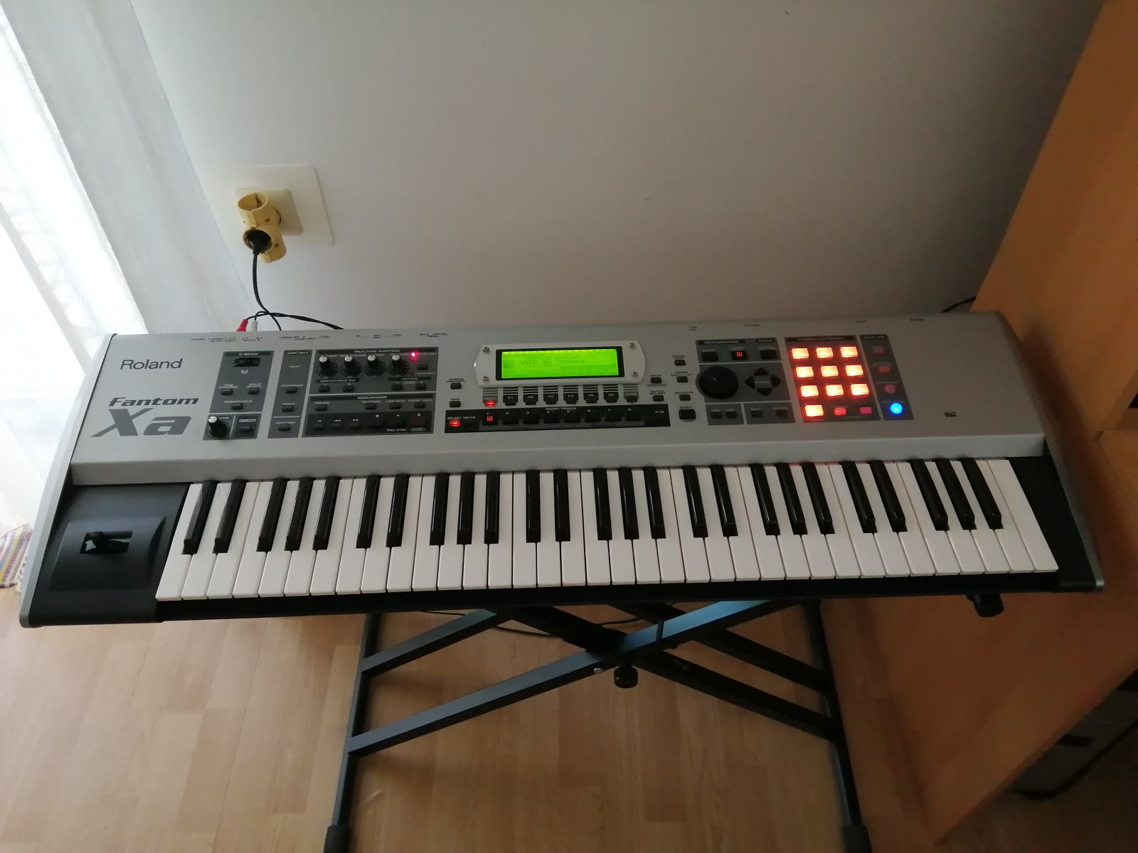 Roland fantom XA, 512 mb ram-2gb kartica, kofer