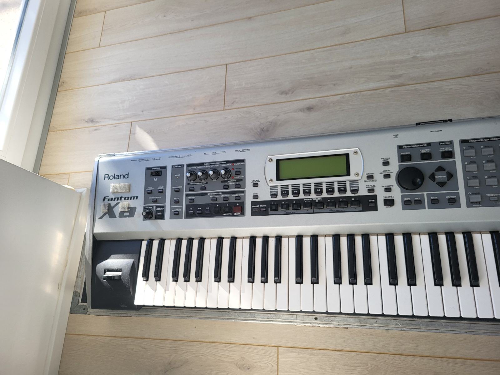 Roland fantom xa, kofer i set