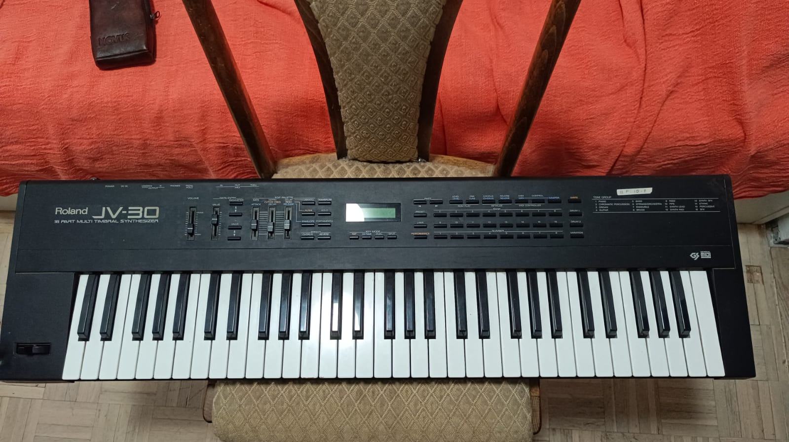 Roland JV-30