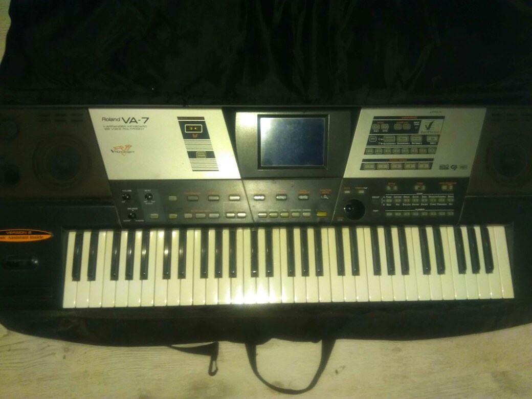 Roland Va7