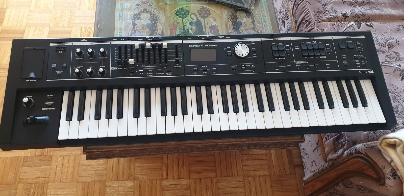 ROLAND VR-09